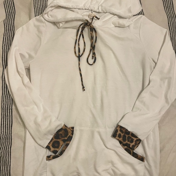 7th Ray | Tops | 7th Ray Medium Lightweight White Top | Poshmark